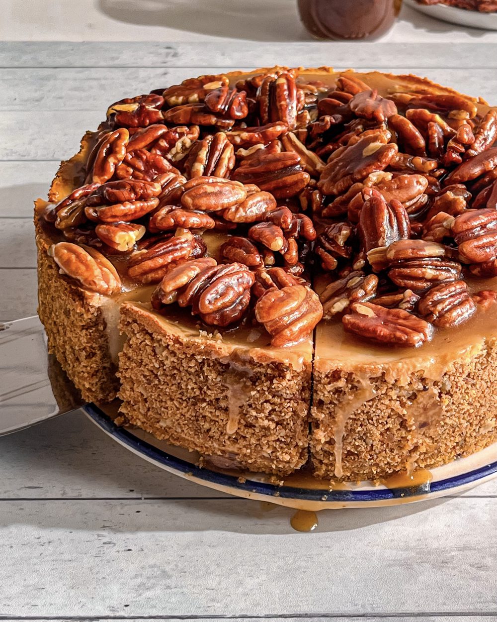 Caramel Pecan Cheesecake - PastrybySaloni
